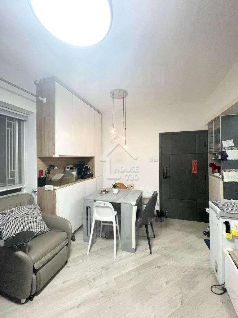 Yuen Long | Wai Fat Building | 7153150 | Sale - House730