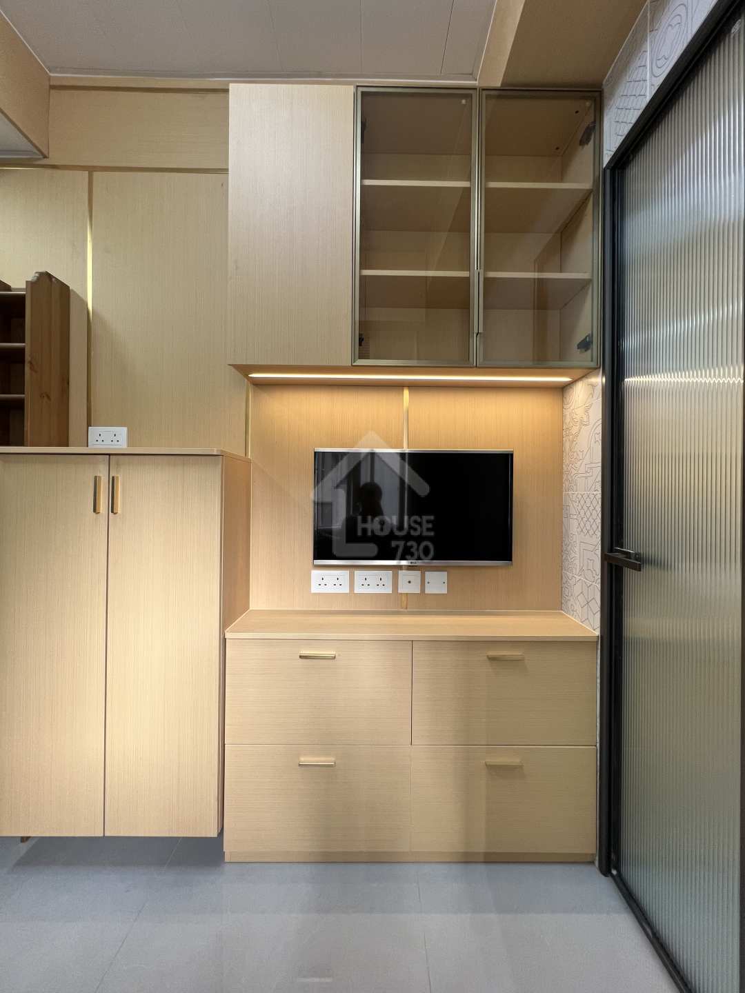 To Kwa Wan | 438 Ma Tau Wai Road, 3 F | 8932501 | Rent - House730