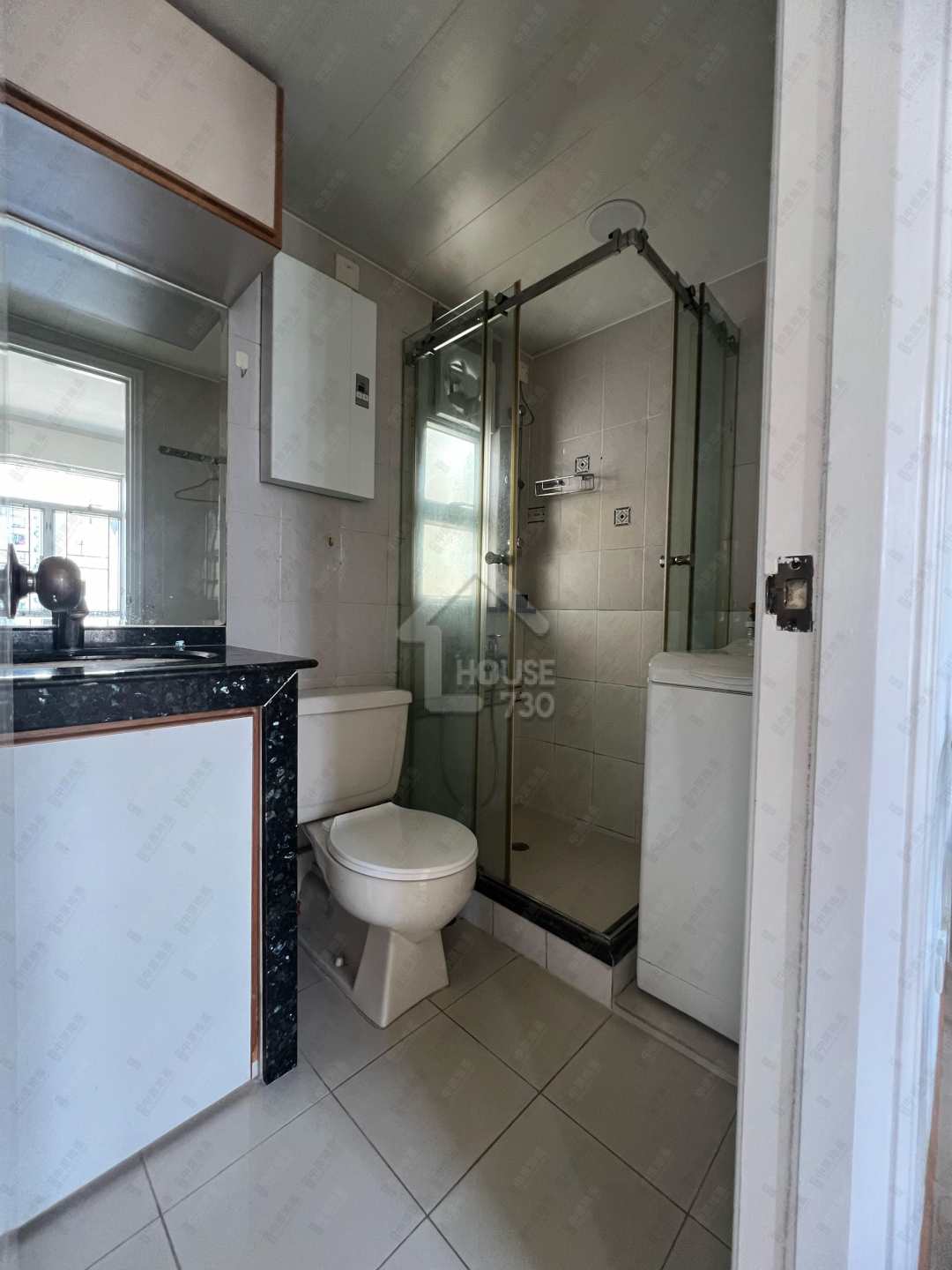 Yuen Long | Kin Fai Building | 8238233 | Rent - House730