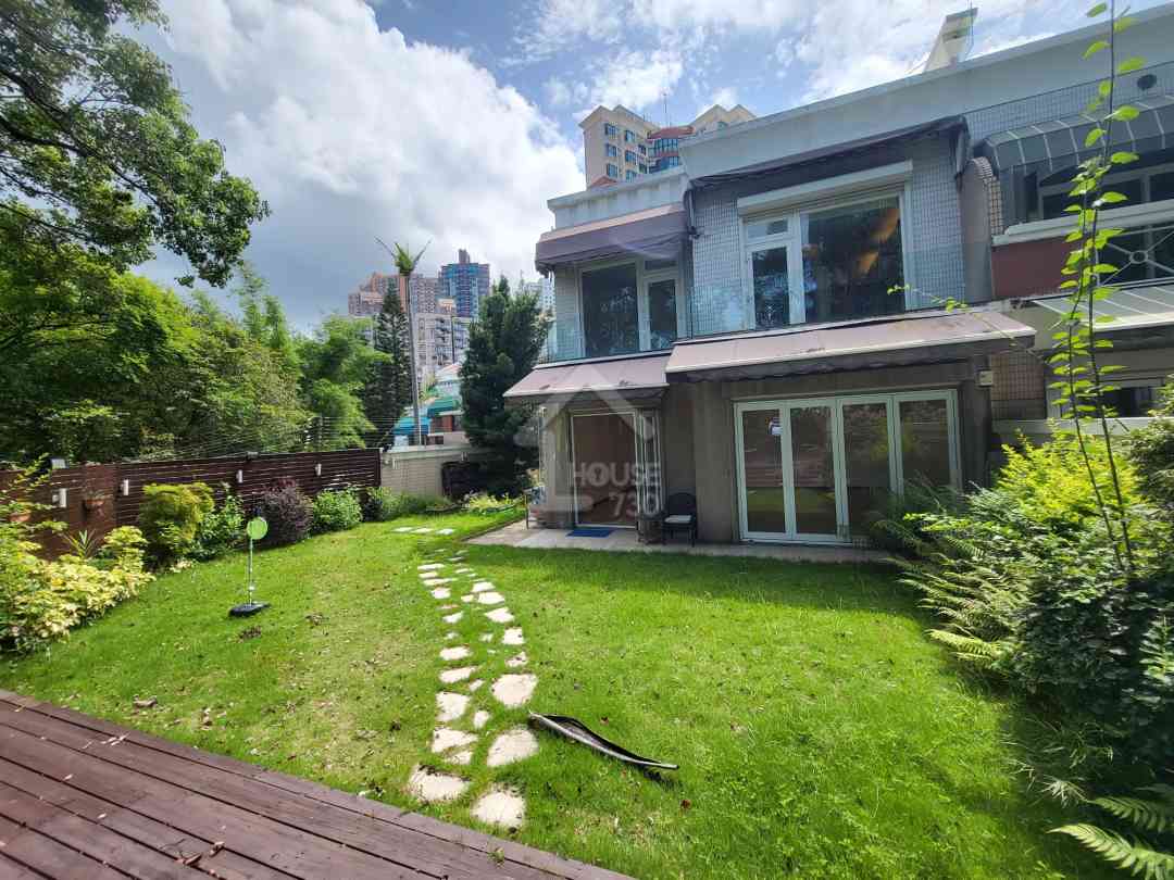 Sham Tseng | Castle Peak Road | Aquamarine Garden | 8236669 | Rent - House730