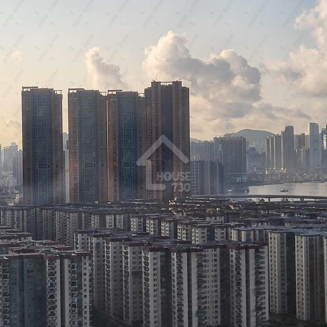 Mei Foo | Wonderland | Manhattan Hill | 8439582 | Rent - House730