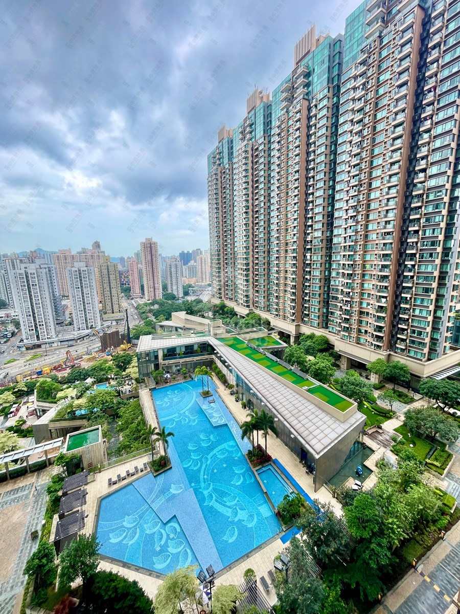 Yuen Long | Yoho Town | 8615842 | Rent - House730