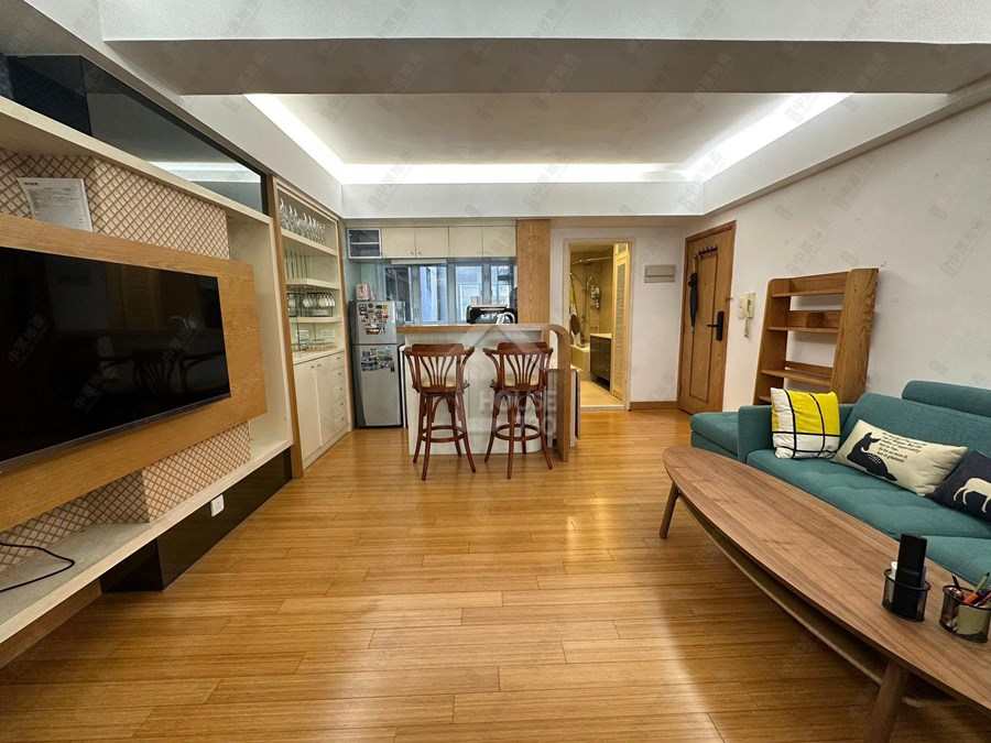 Mid Level West | Yuen Ming Building | 8829717 | Sale - House730