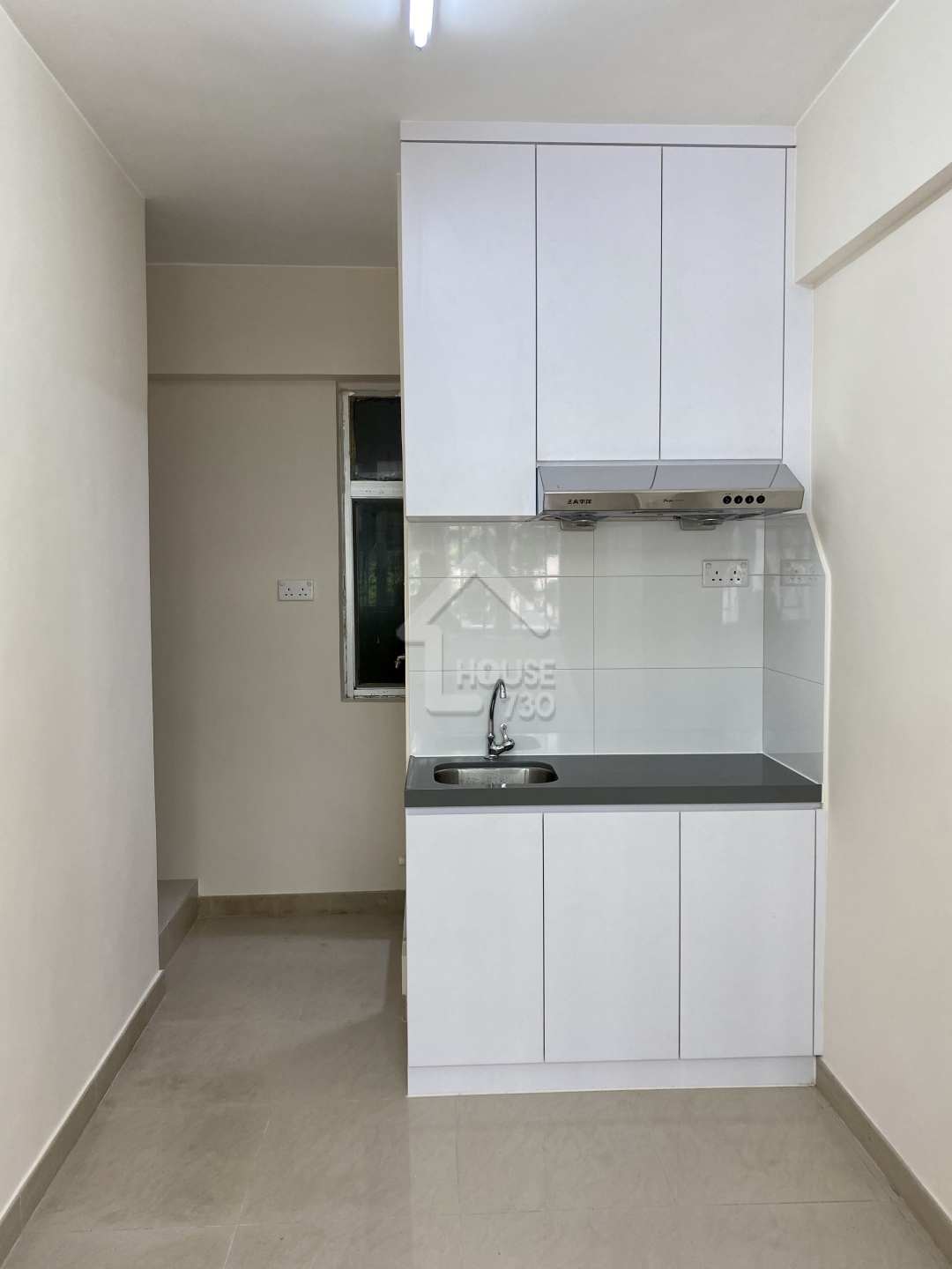 Kornhill | Quarry Bay | Yick Fat Building | 8424376 | Rent - House730
