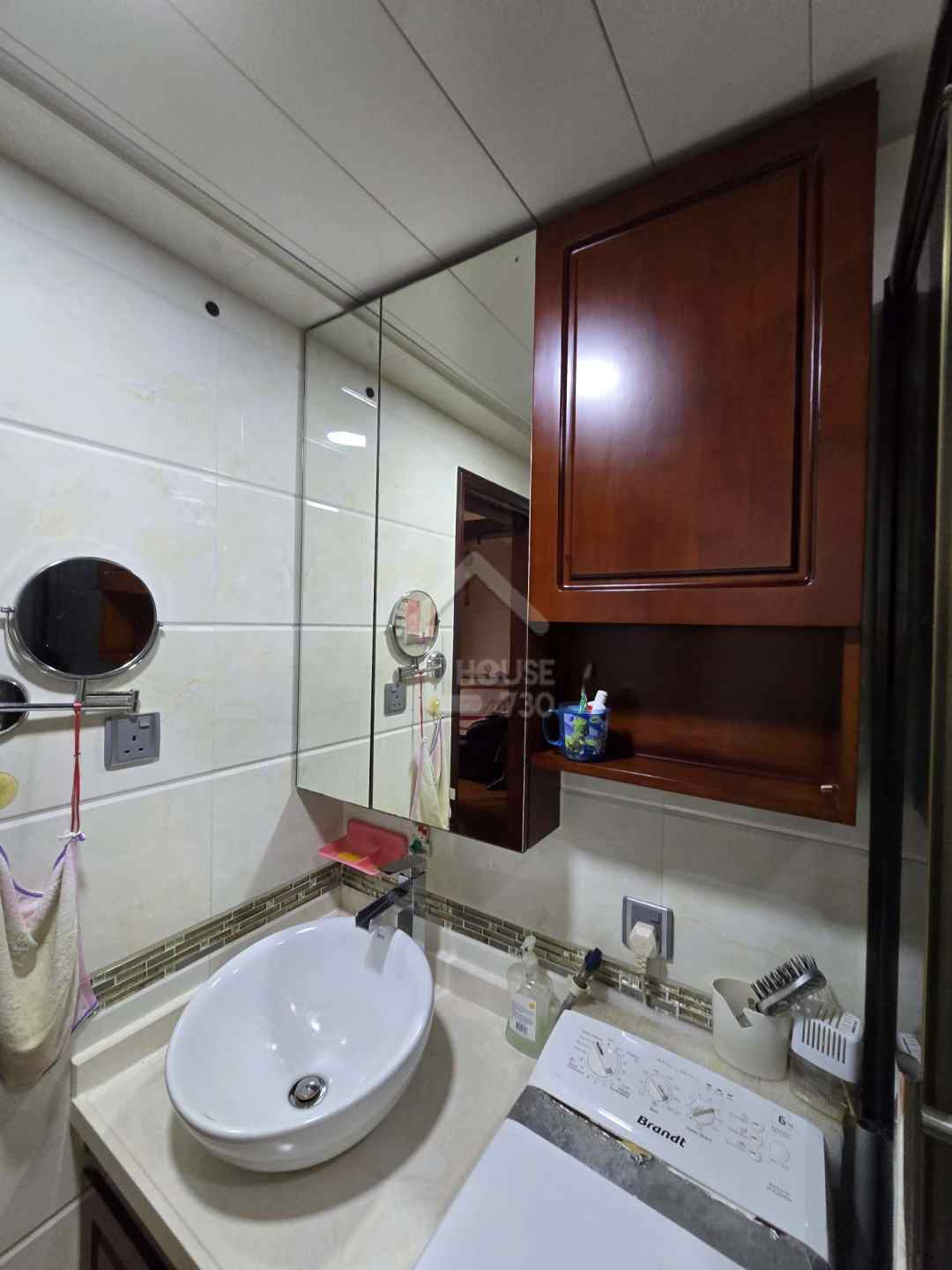 North Point | Roca Centre | 8659711 | Rent - House730