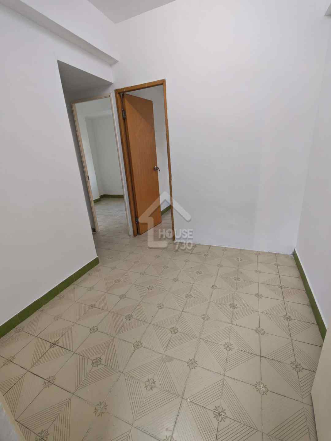 Kwai Chung | Chun Po Building | 8916522 | Rent - House730